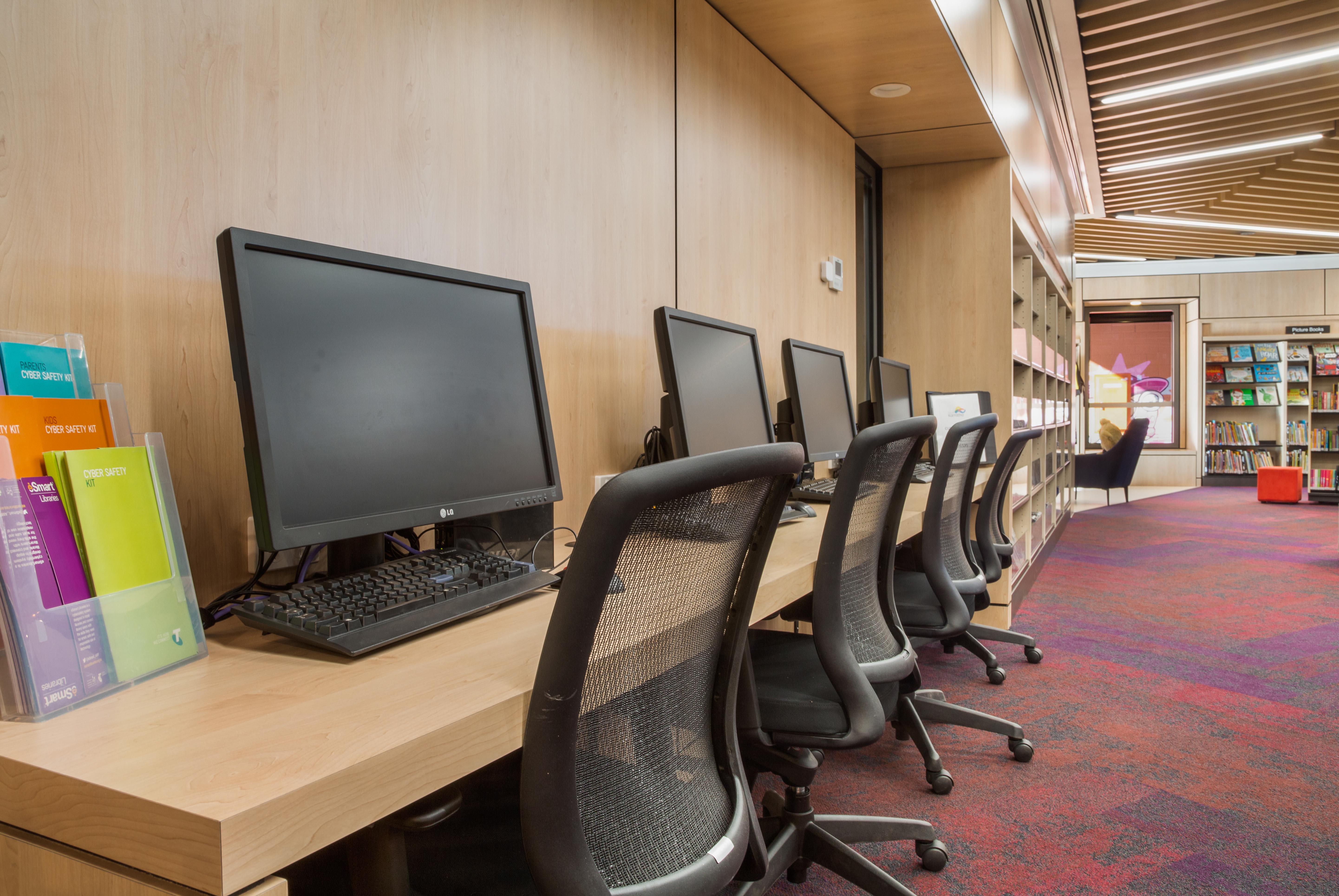 Computer and internet access | Karratha Library